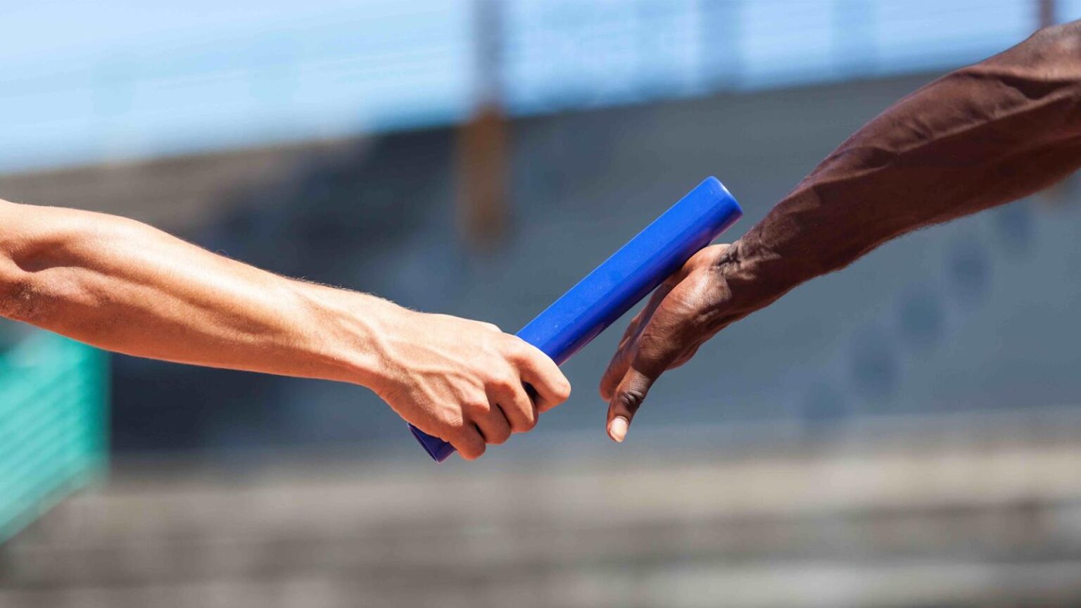 Passagem de bastão: Tudo que você precisa saber do assunto